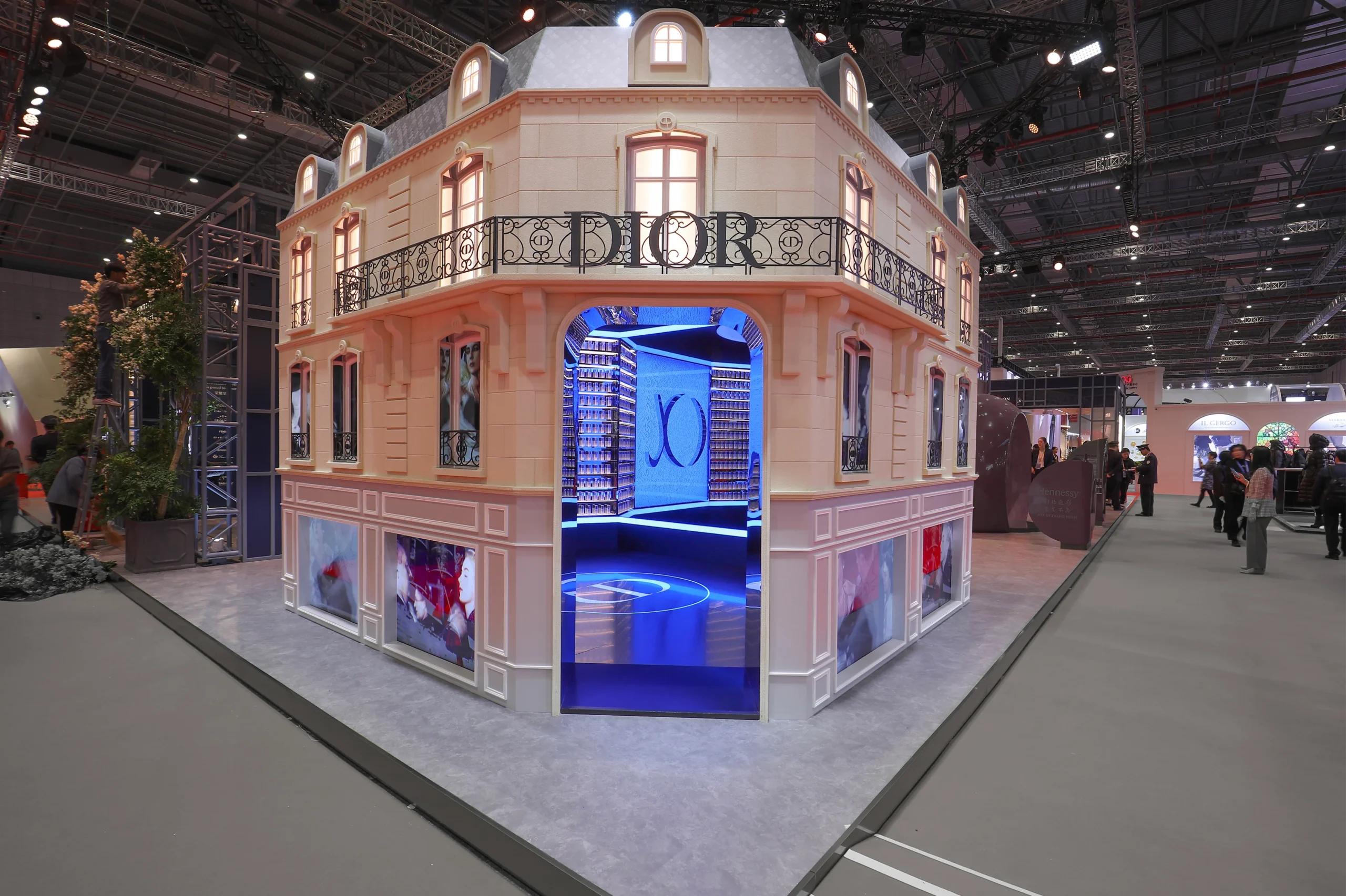 Dior immersive experience | Golden Mama